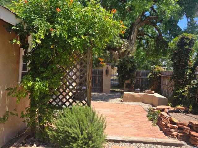 28 Fermin Chavez Road