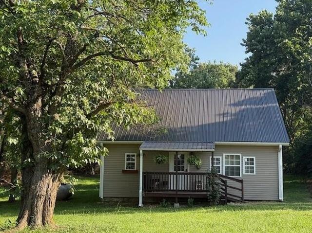 28 Fifth St, Summersville, MO 65571