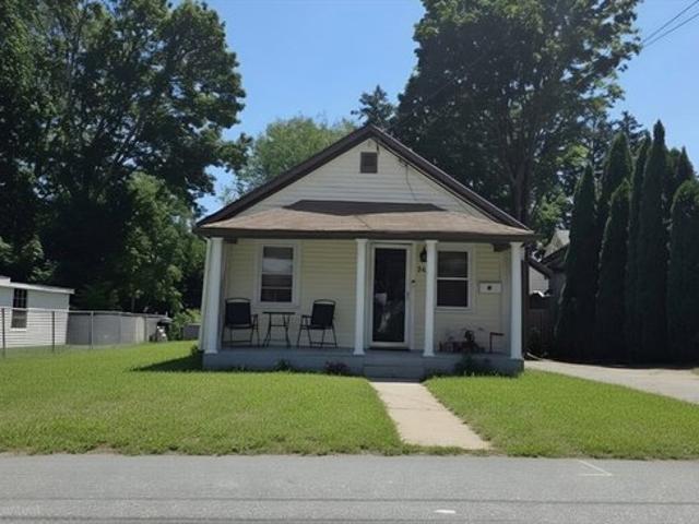 28 Fortier St, Somerset, MA 02725