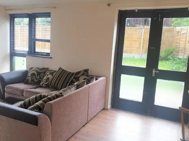 28 Friars Mead, Cubitt Town, London, E14 3JZ, United Kingdom | 3 bed townhouse for rent #128135129 | Rentberry