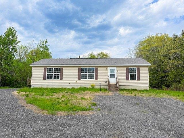 28 Furbush Rd, Sabattus, ME 04280