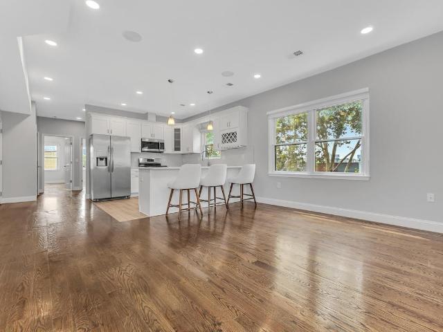 28 Giles Ave # 2