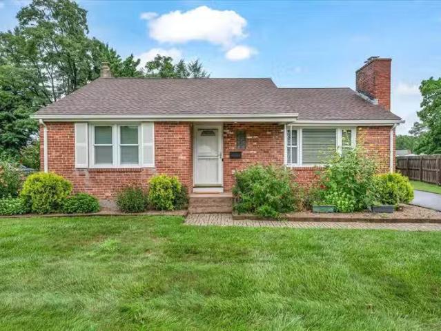28 Goodrich Avenue, Cromwell, CT 06416 654948148