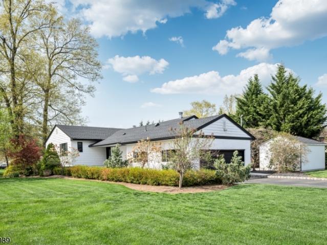 28 Glenroy Rd E, Fairfield, NJ 07004 | MLS #4021 | Compass
