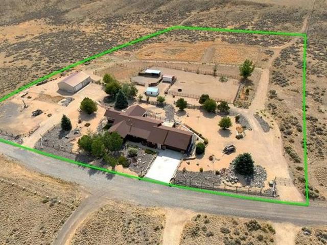 28 Grande View Dr, Cody, WY 82414
