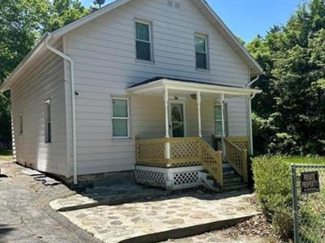 28 Greystone St, Windham, CT 06226