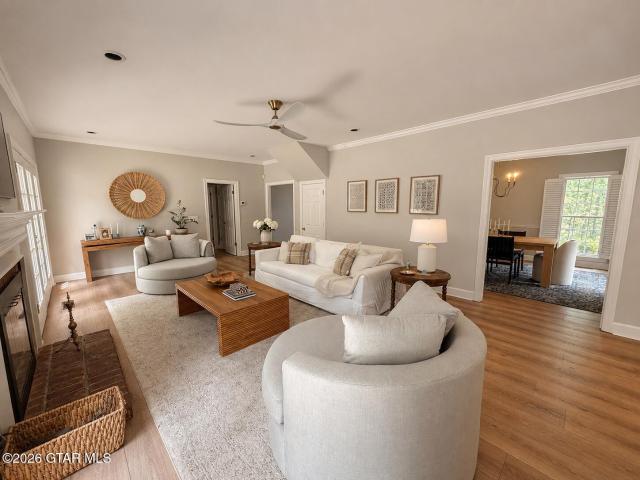 28 Greenleaf
