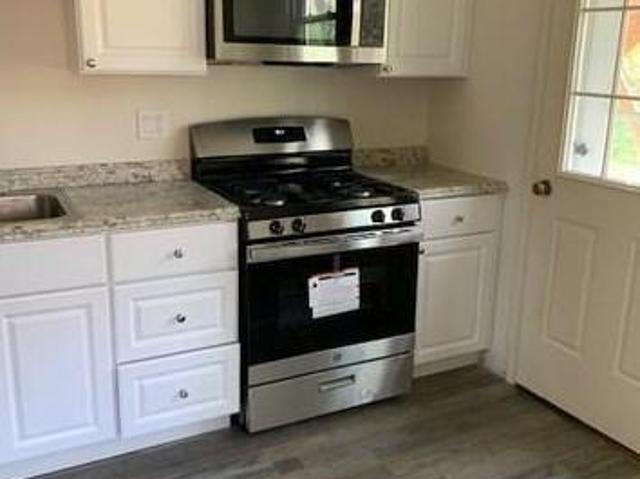 28 Hamilton Ct #C, Stamford, CT 06904