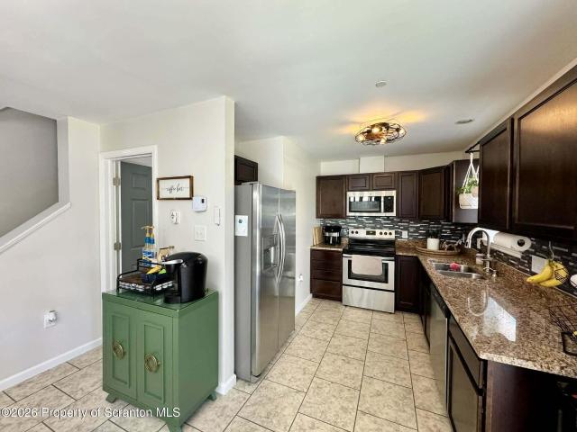 28 Harding Avenue