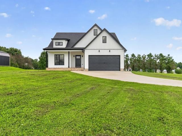 28 Harding Rd, Leoma, TN 38468