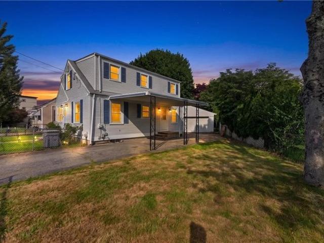 28 Hazard St, Pawtucket, RI 02860