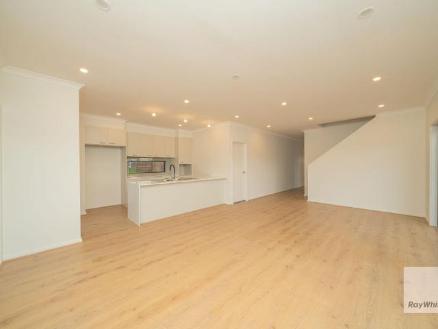2/8 Heatherdew Close