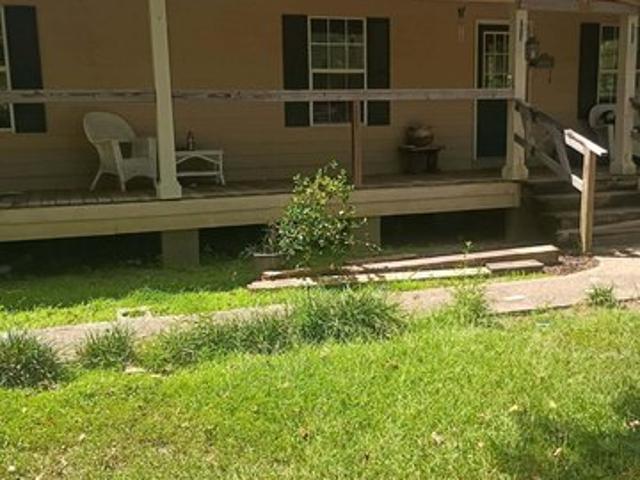 28 Hermantown Rd, Sumrall, MS 39482
