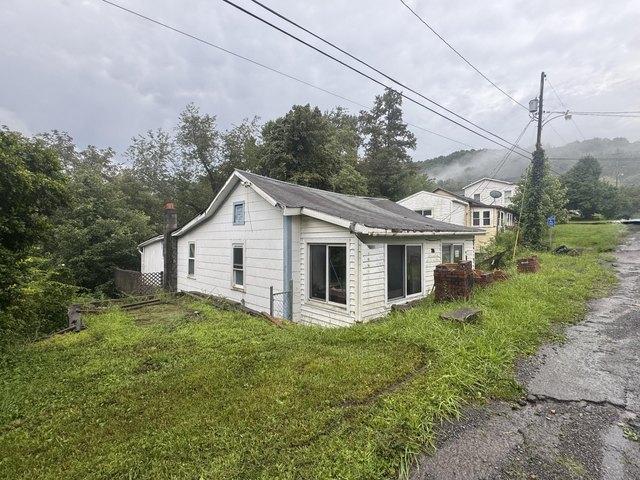 28 Hill St, Richwood, WV 26261