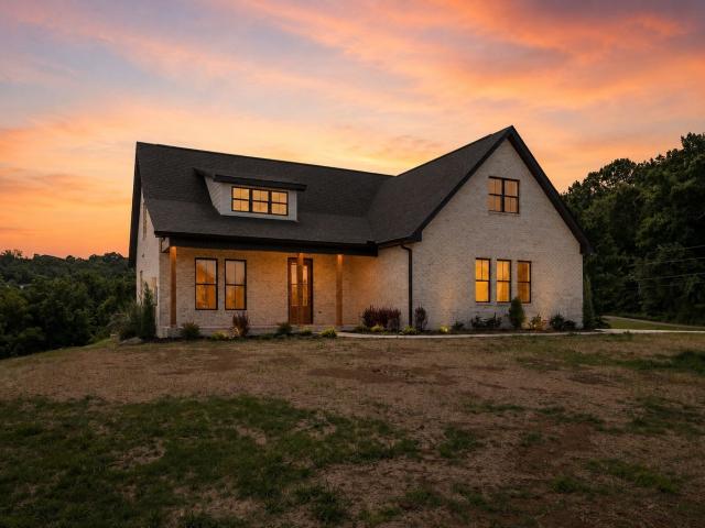 28 Houston Hills Dr