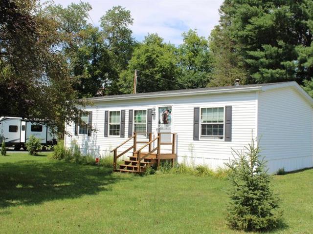 28 Huron St, Whitefield, NH 03598