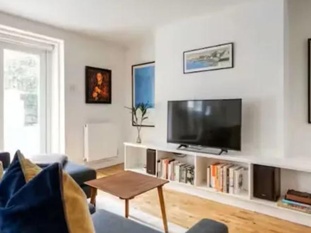 28 Inkerman Road, Maitland Park, London, NW5 3BS, United Kingdom | 2 bed townhouse for rent #154639443 | Rentberry