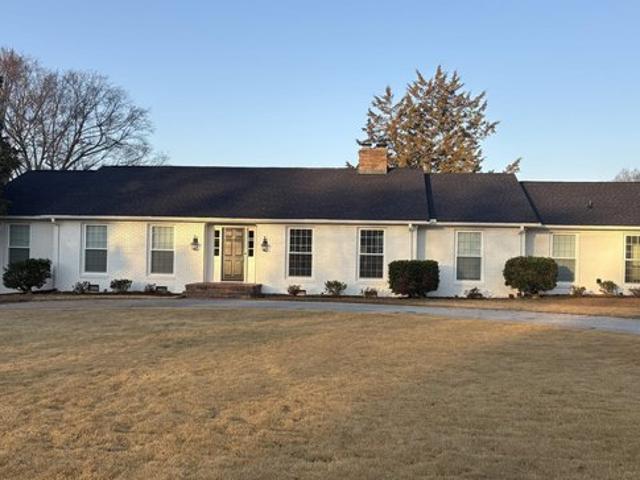 28 Isbell Ln, Greenville, SC 29607