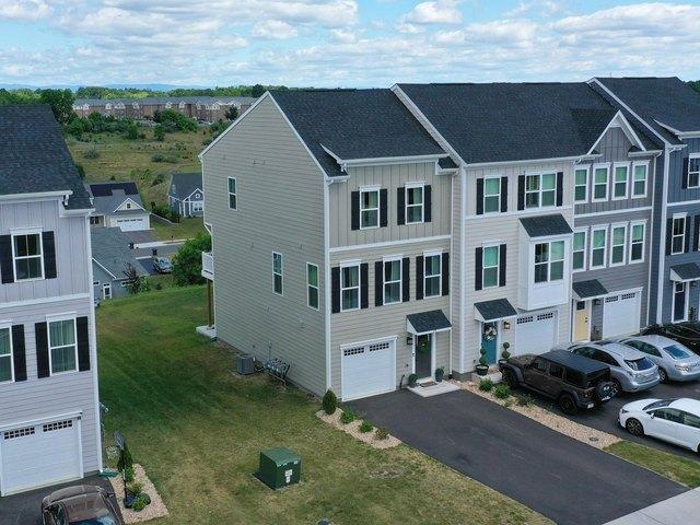 28 Iron Horse Ln, Fishersville, VA 22939
