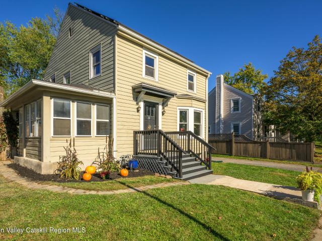 28 Janis St, Hudson, NY 12534 | Compass