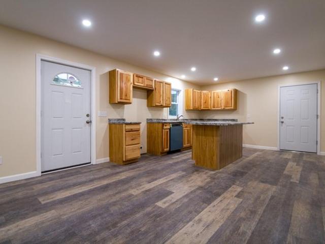 28 Jacques Ln Unit 4, Oakland, ME 04963