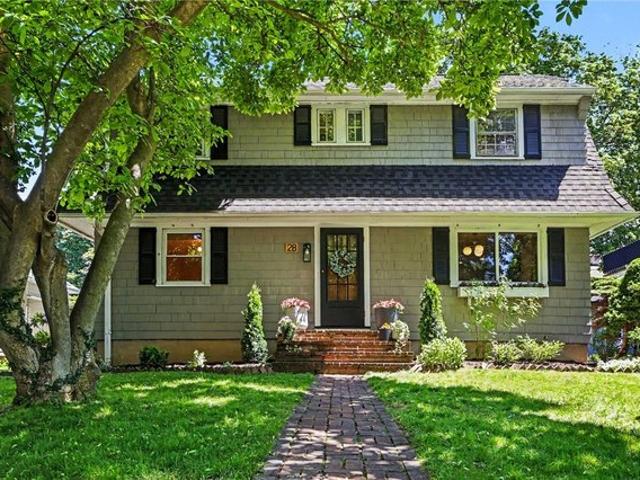 28 Kent Park, Rochester, NY 14610
