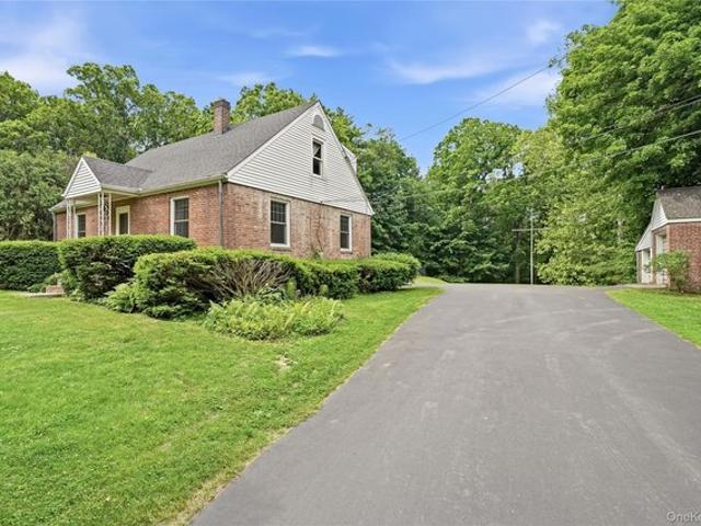 28 Kent Rd, Wappingers Falls, NY 12590