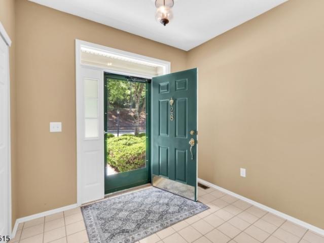 28 Kensington Dr