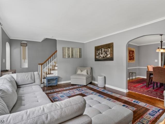 28 Kew Dr