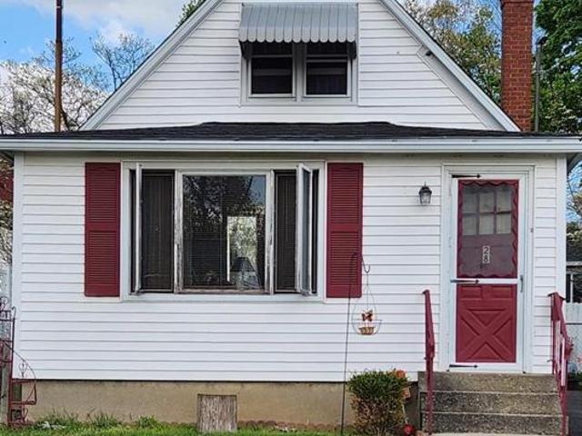 28 Lansing St, Bridgeport, CT 06606