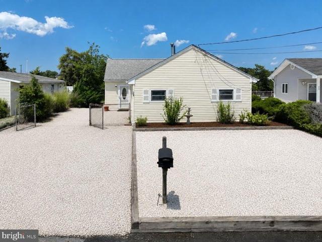 28 Lake Saint Clair Dr, Little Egg Harbor Township, NJ 08087