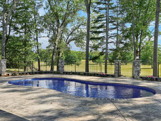 28 Lakeland Dr
