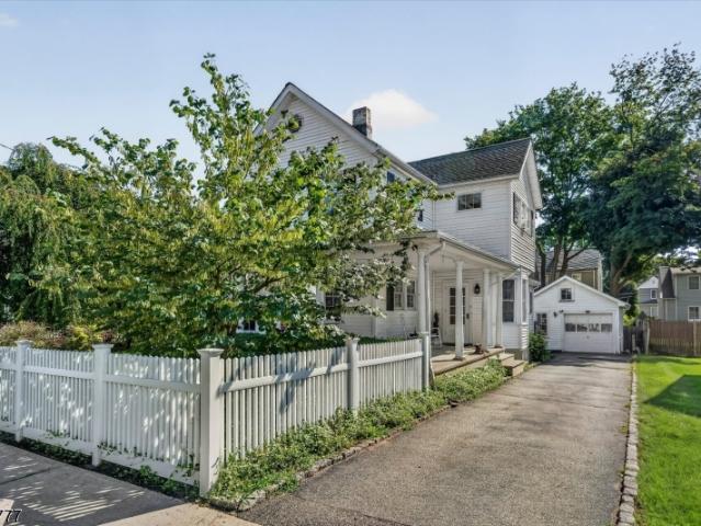 28 Leary Ave