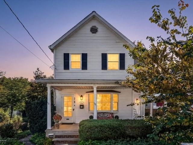 28 Leary Ave, Bloomingdale, NJ 07403