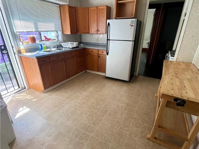 28 Livingston Street # lower