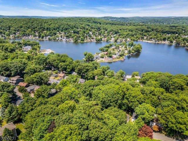 28 Long View Trl, Denville, NJ 07834