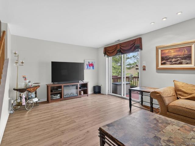 28 Lois Ln, Monroe, NY 10950 | MLS #985005