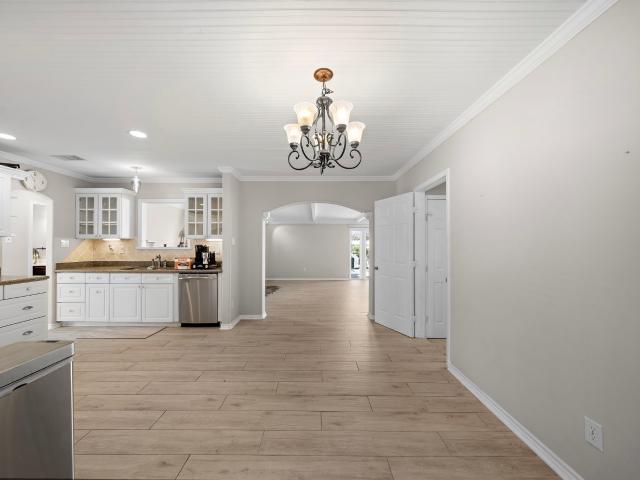 28 Manor Way