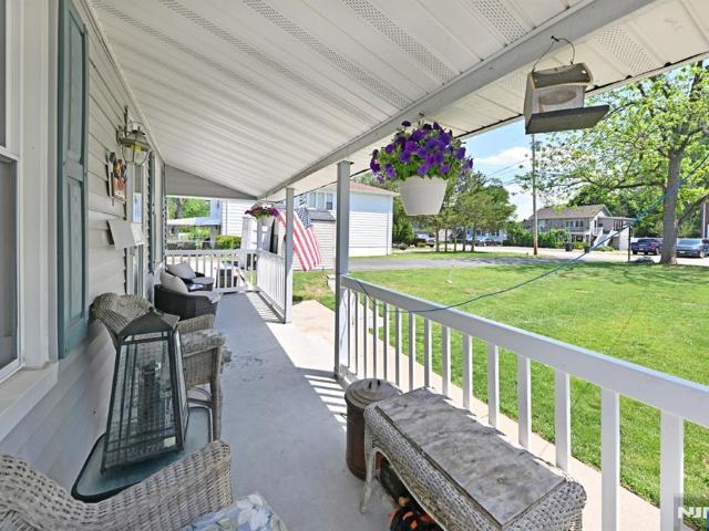 28 Makemoney Avenue