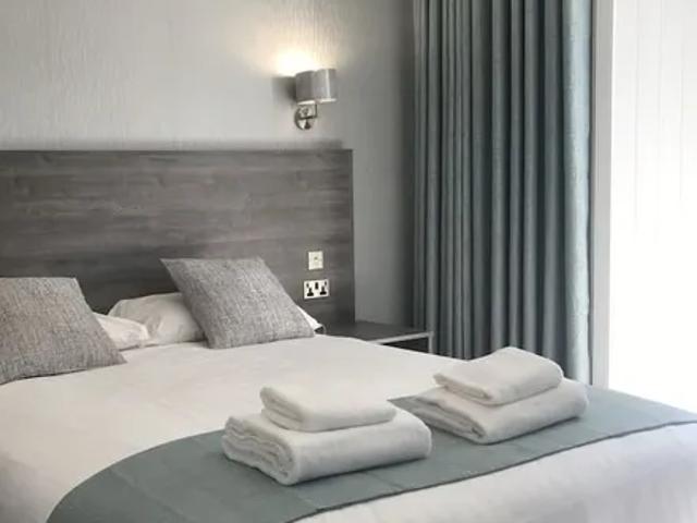 28 Mayfield Gardens | Studio house for rent #97309159 | Rentberry