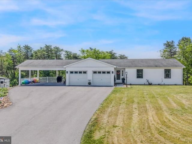 28 Melody Ln, Berkeley Springs, WV 25411