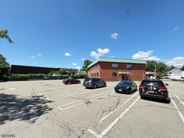 28 Millburn Ave Suite 6