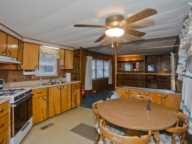 28 Mockingbird Dr, Chicopee, MA 01020 | MLS #73464