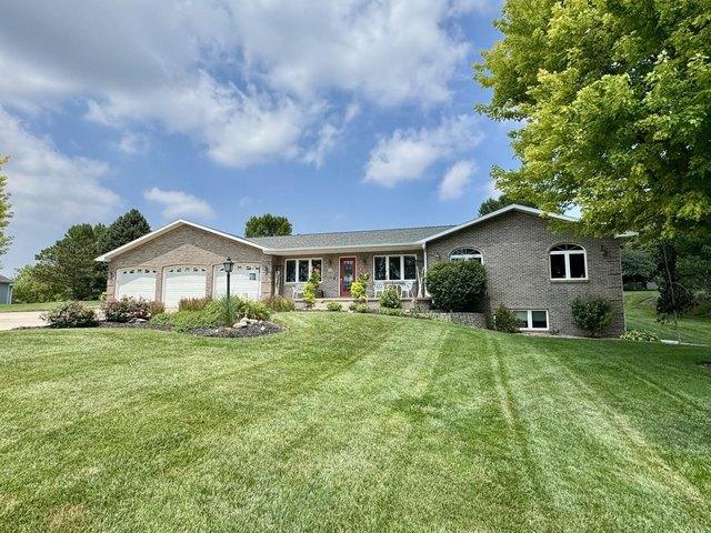 28 Mustang Trl, Kearney, NE 68845