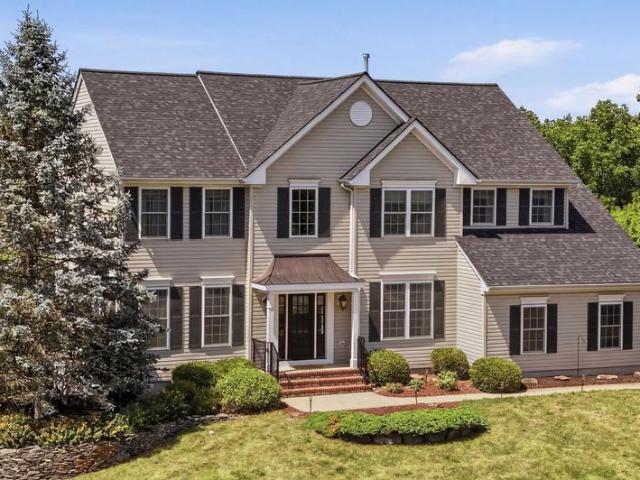 28 Music Mountain Boulevard