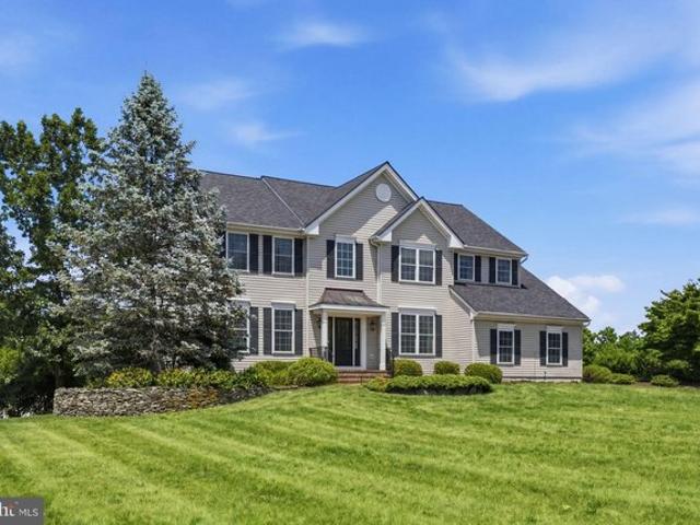 28 Music Mountain Blvd, Lambertville, NJ 08530