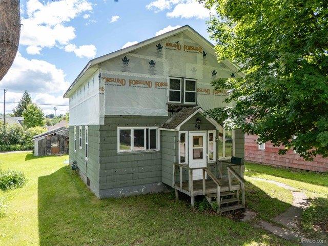 28 N 5th Ave, Iron River, MI 49935
