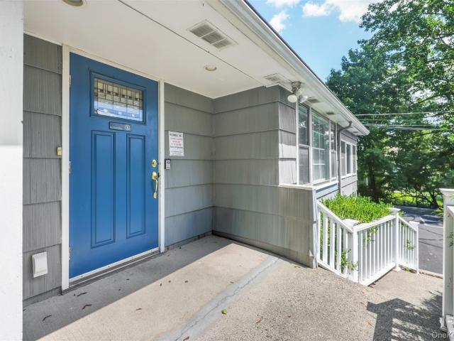 28 New Hempstead Road