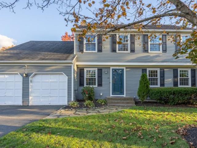 28 Newbridge Cir, Cheshire, CT 06410