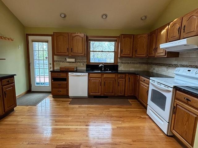 28 Nonquit St, Unit A, Worcester, MA 01604 | MLS #73507 | Compass